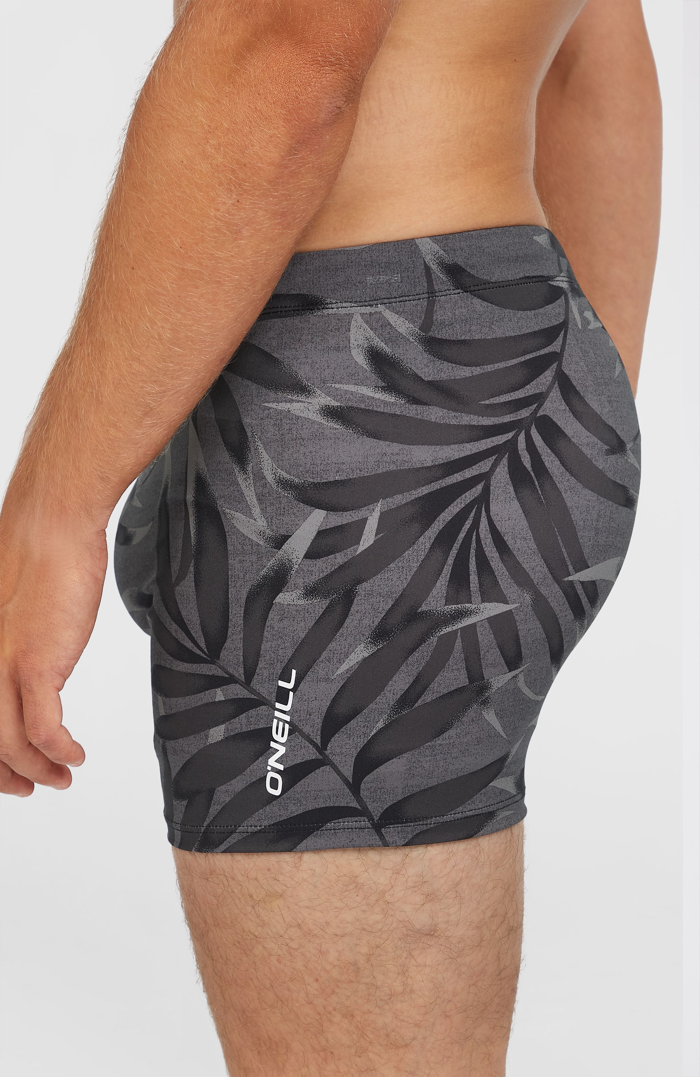 Essentials Floral Racer | Black Dipped Leaves – O'Neill UK